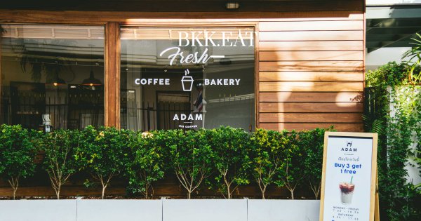Adam and His Coffee (ราชวิถี) คาเฟ่ขนมหวานและเครื่องดื่มที่เรียบง่าย ...