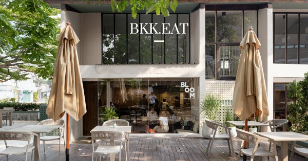 BLOOM DINING (พระราม 9) คาเฟ่ที่พร้อมเสิร์ฟเพรทเซลหอมกรุ่นเคล้าความอบอุ่นละมุนละไม - BKKMENU