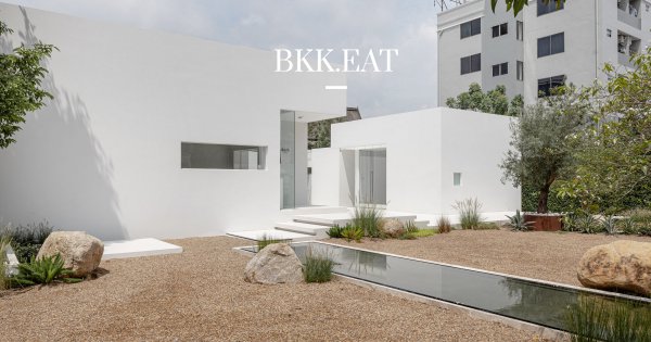 Dash Space (รามอินทรา) คาเฟ่สีขาวฟีลดี ที่มาพร้อมร้อยมุมถ่ายรูปสุดชิค ...